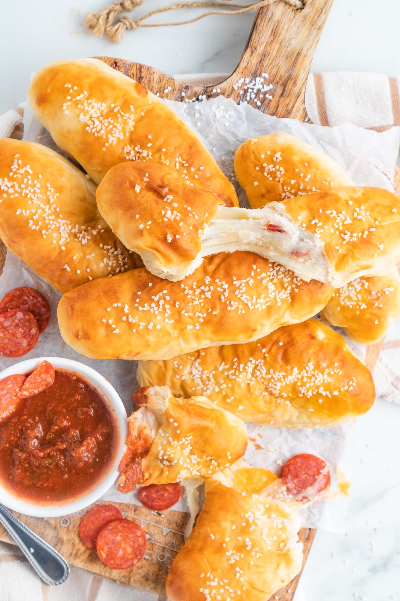 Pizza Stuffed Pretzel Logs - BEYOND THE NOMS