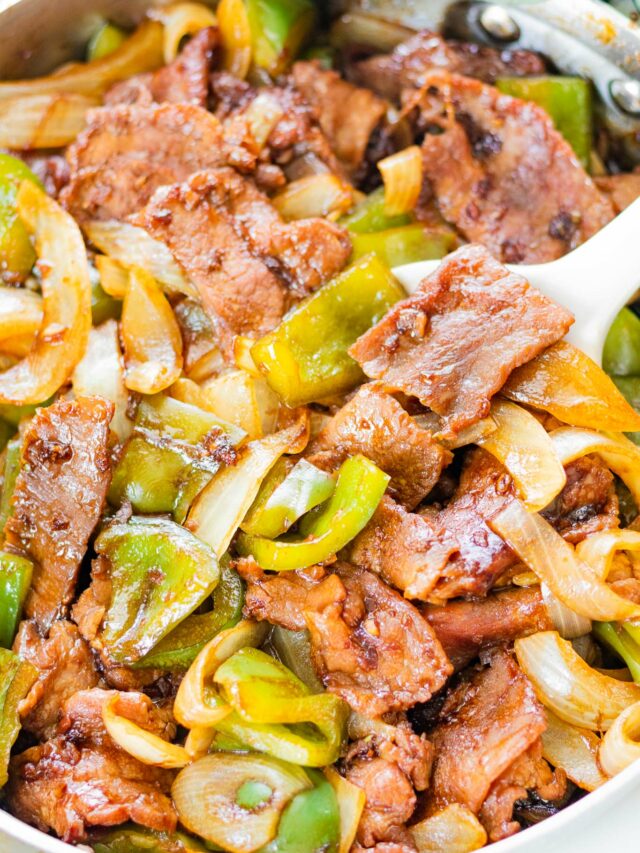 Pepper Steak with Onions - BEYOND THE NOMS