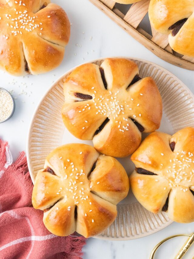 Red Bean Milk Buns - BEYOND THE NOMS